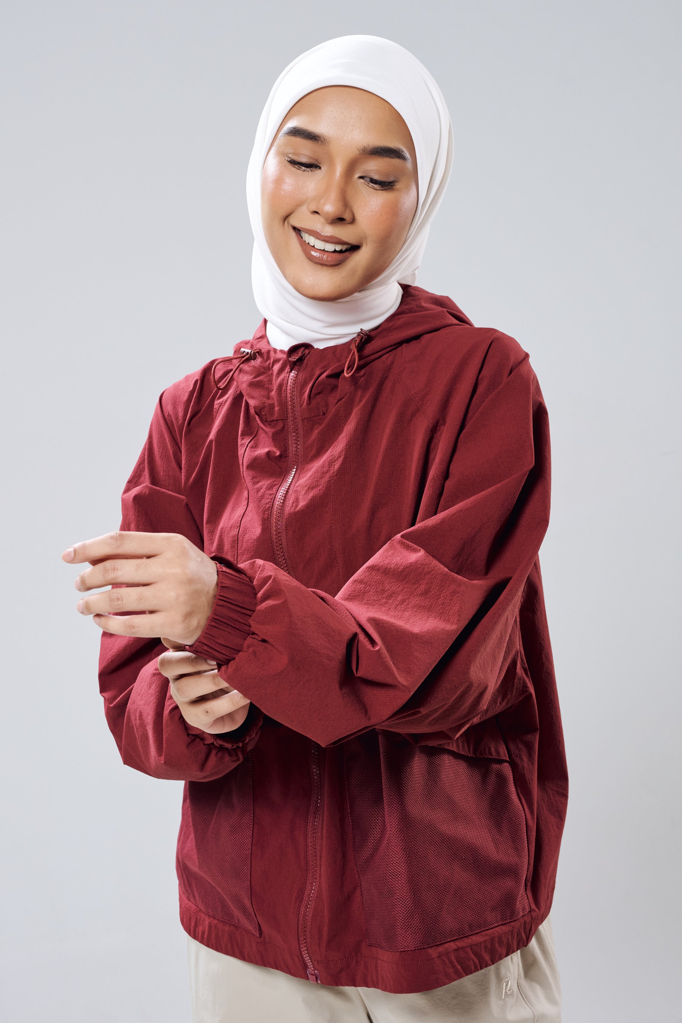 Thara Boxy Windbreaker in Maroon – NADA