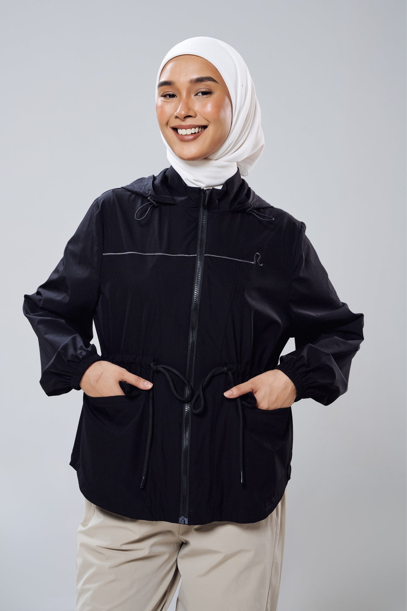 Neo Windbreaker Top in Black – NADA