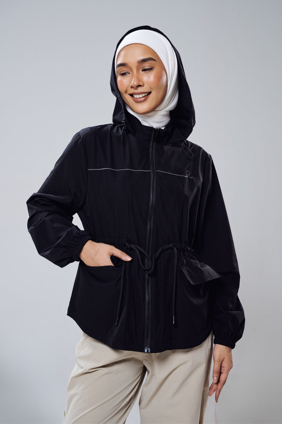 Neo Windbreaker Top in Black – NADA